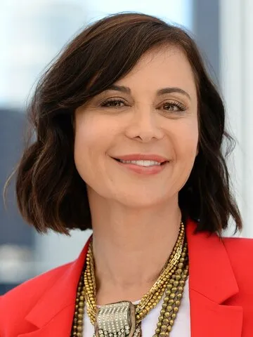 Catherine Bell’s Micro Bikini Photo Is A Feast For Eyeballs, Take a Look…